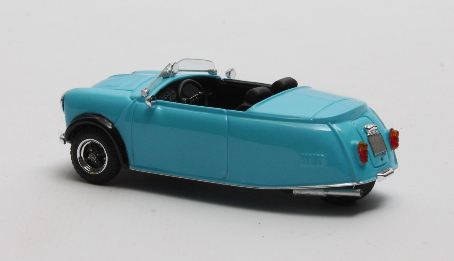 EEN MINI OP DRIE WIELEN – Modelauto